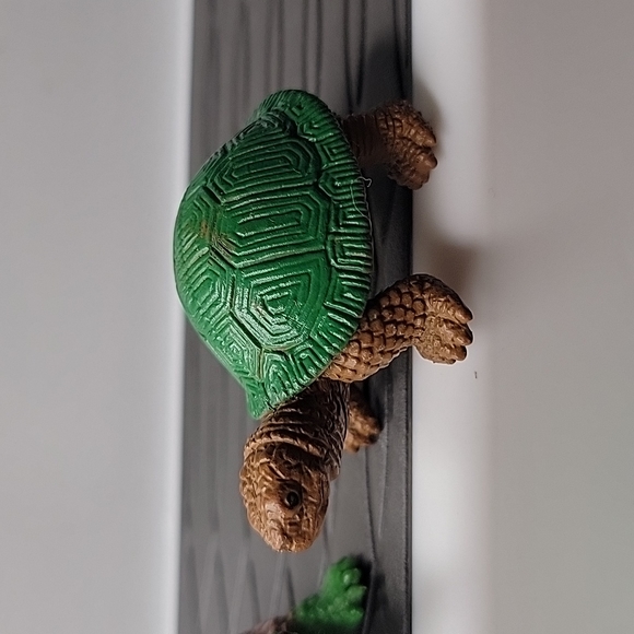 Toys | Safari Ltd Mini Figures Lot 3 Turtles Sawback Box Green Sea ...